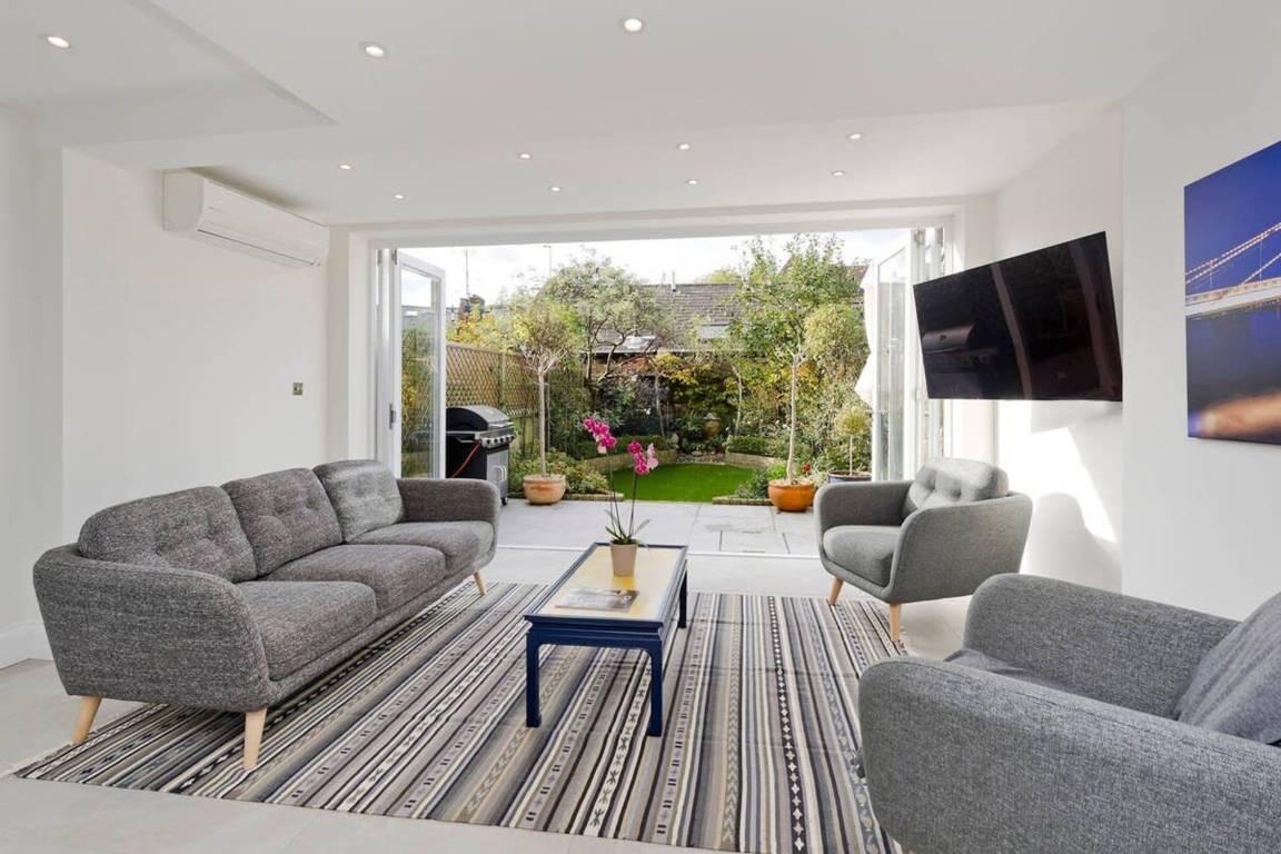 House ∙ 4 Bedrooms ∙ 8 Guests - London, UK
