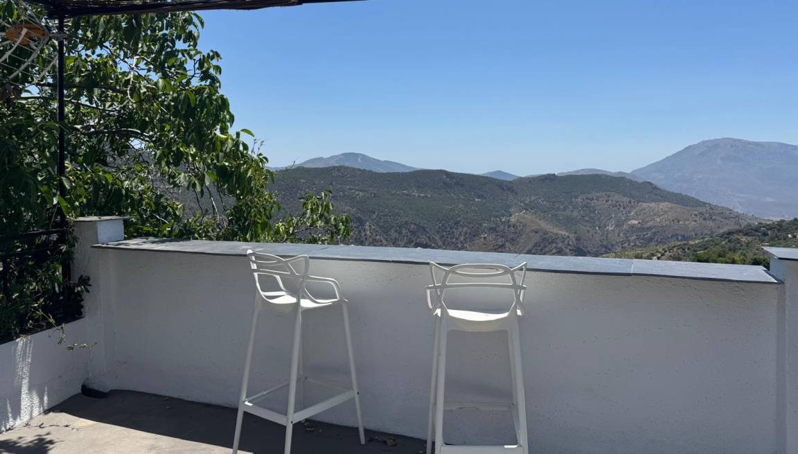 105 M² Apartamento ∙ 4 Habitaciones ∙ 8 Huéspedes - Capileira