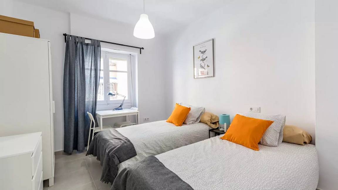 95 M² Private Room ∙ 1 Bedroom ∙ 1 Guest - Valence en Espagne