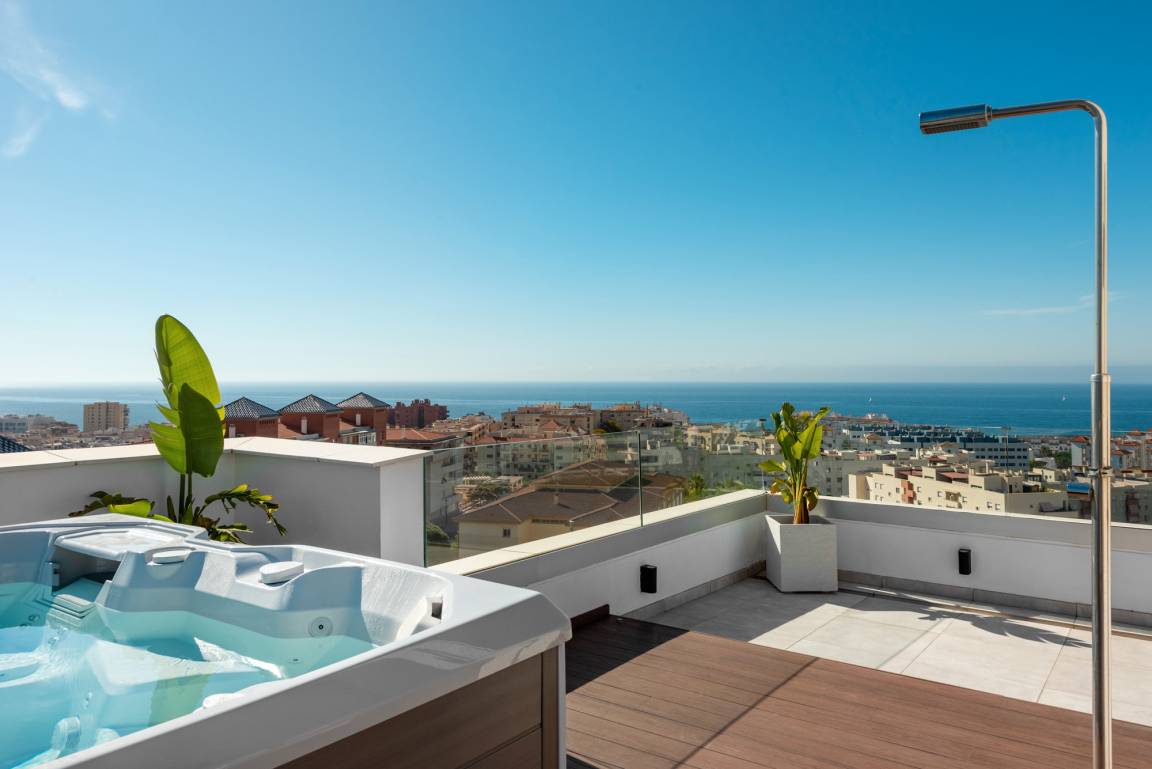 202 M² Appartement ∙ 4 Chambres ∙ 8 Personnes - Estepona