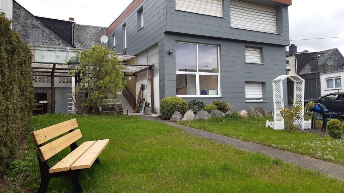 120 M² House ∙ 2 Bedrooms ∙ 4 Guests - Mayen