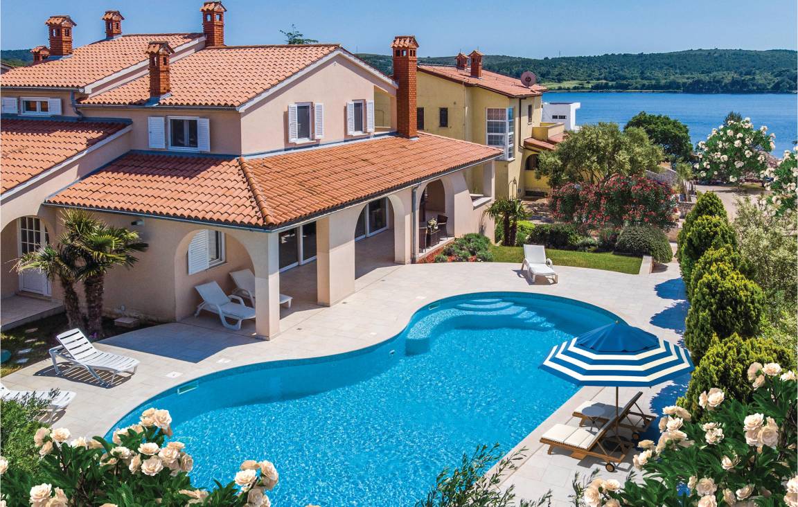 381 M² Maison De Vacances ∙ 7 Chambres ∙ 16 Personnes - Croatie