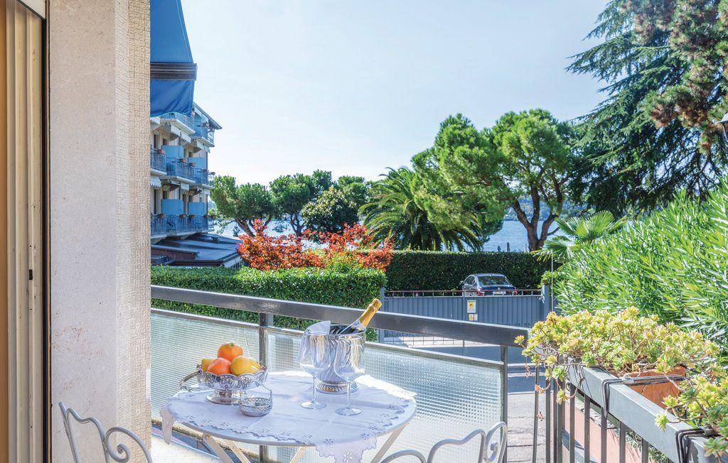 75 M² Apartment ∙ 2 Bedrooms ∙ 4 Guests - Gardone Riviera