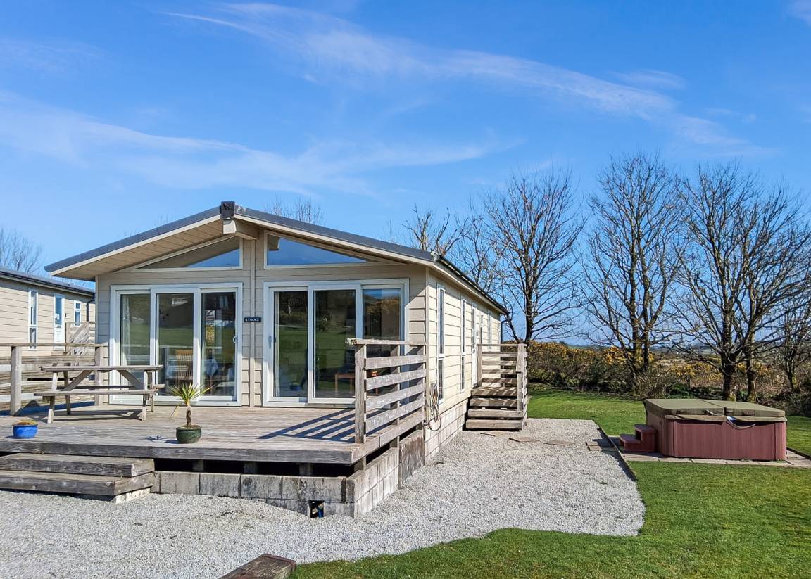 Chalet ∙ 3 Bedrooms ∙ 6 Guests - Cornwall