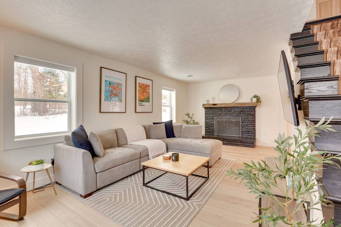 130 M² House ∙ 2 Bedrooms ∙ 6 Guests - Youngstown, OH
