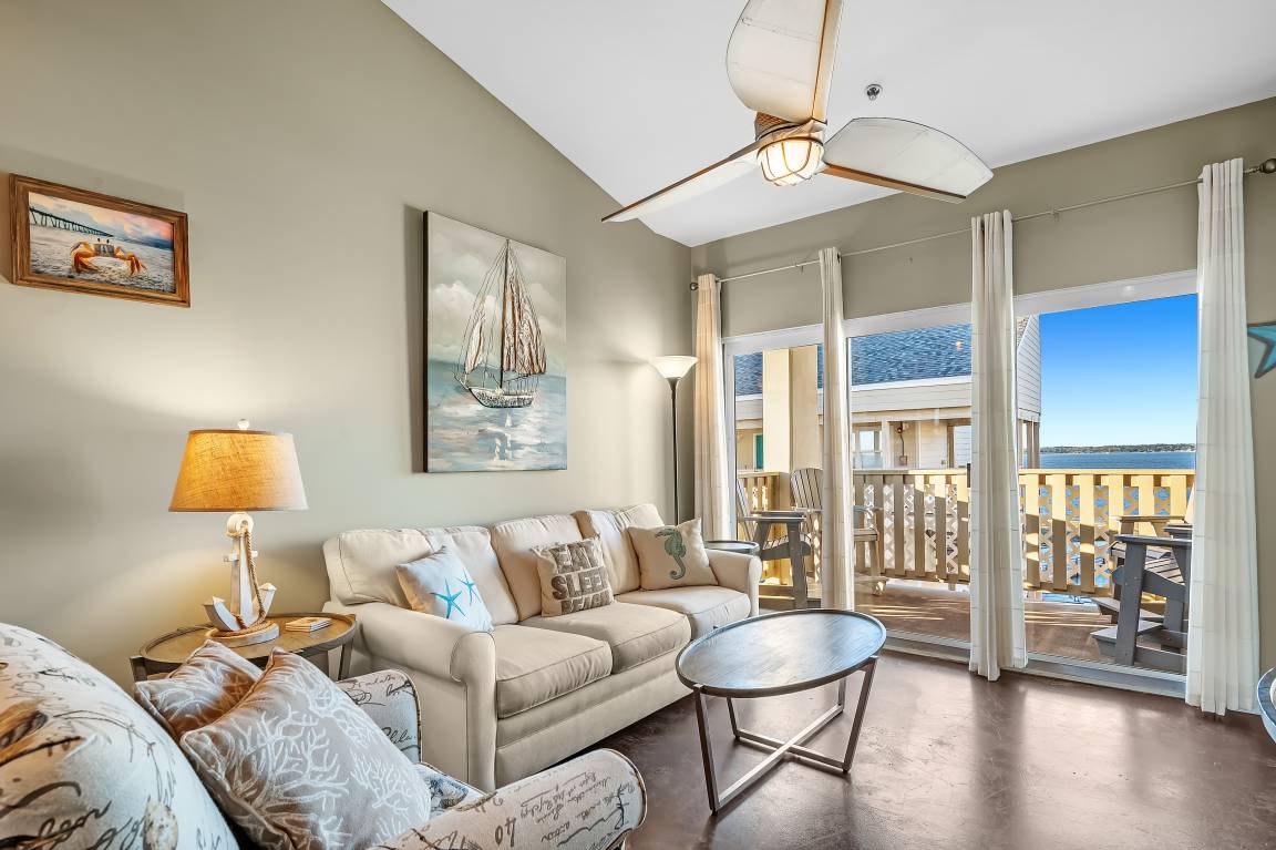 Condo ∙ 2 Bedrooms ∙ 8 Guests - Gulf Breeze, FL