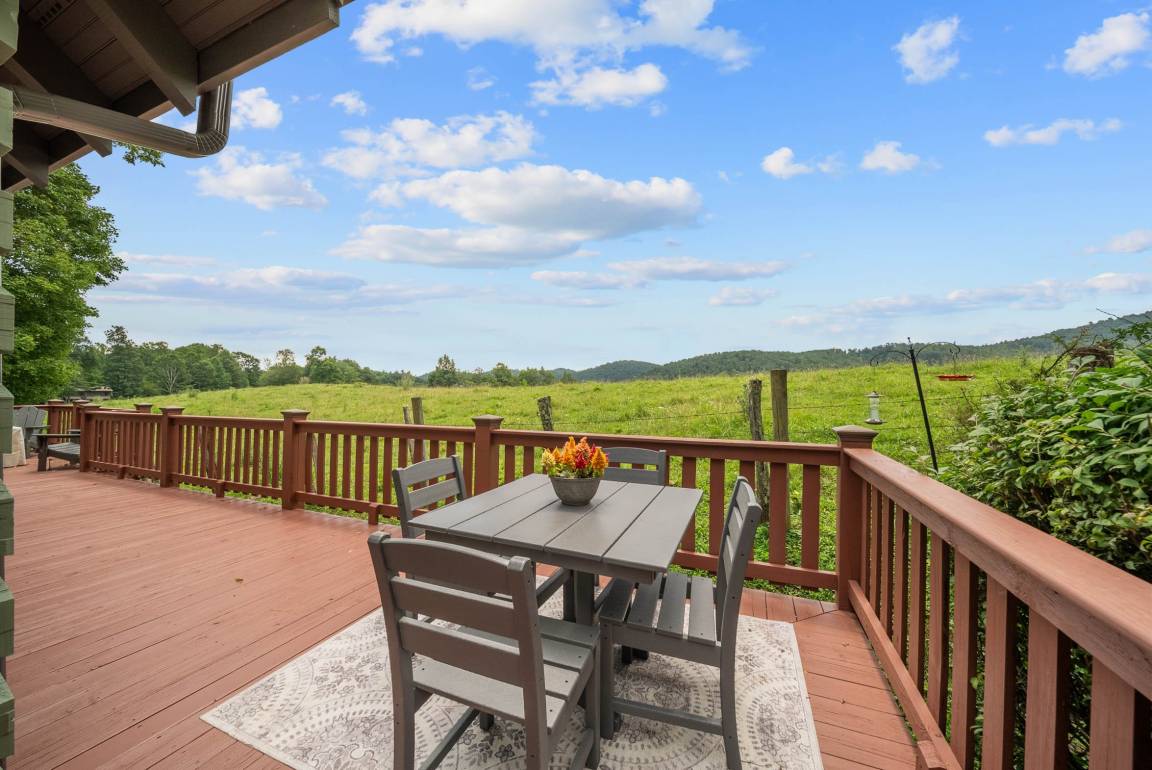 228 M² House ∙ 4 Bedrooms ∙ 11 Guests - West Jefferson, NC