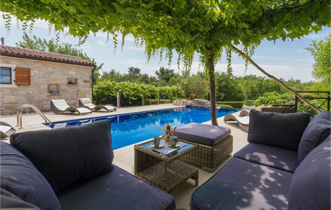 140 M² Maison De Vacances ∙ 3 Chambres ∙ 6 Personnes - Lopar, Slovenija