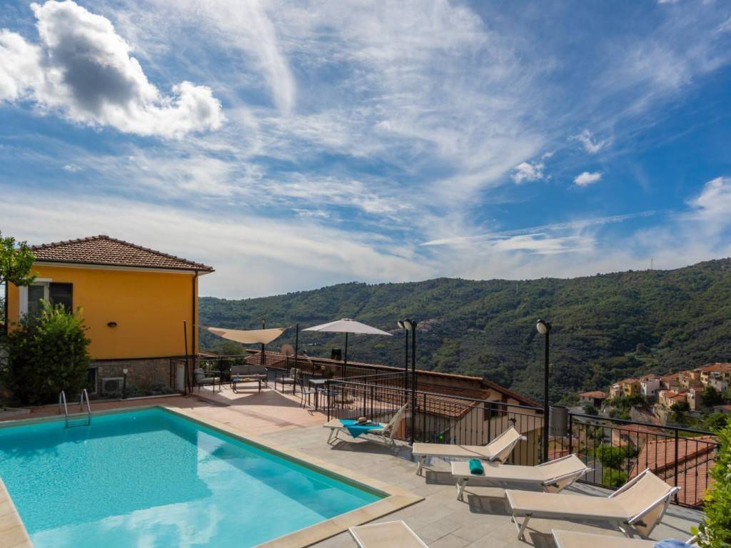 225 M² Appartement ∙ 18 Personnes - Sanremo