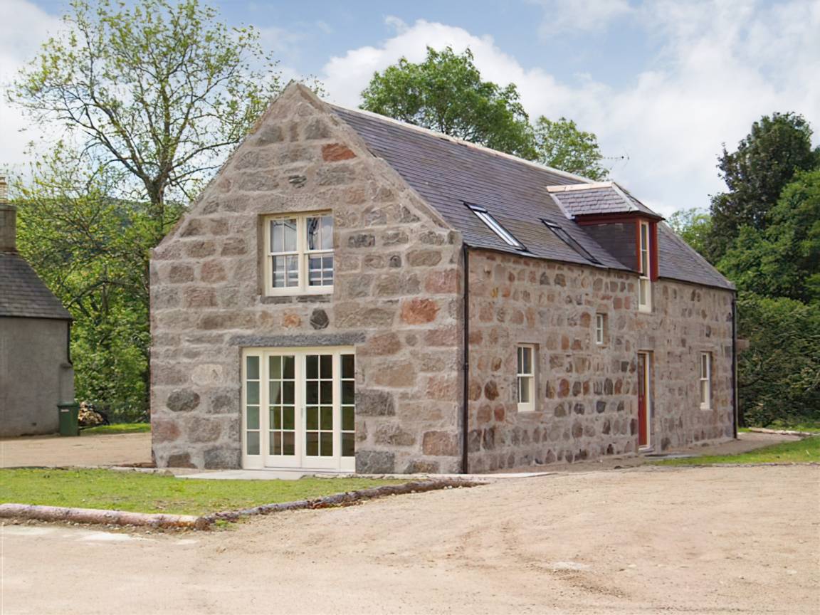 Cottage ∙ 2 Bedrooms ∙ 6 Guests - Banchory