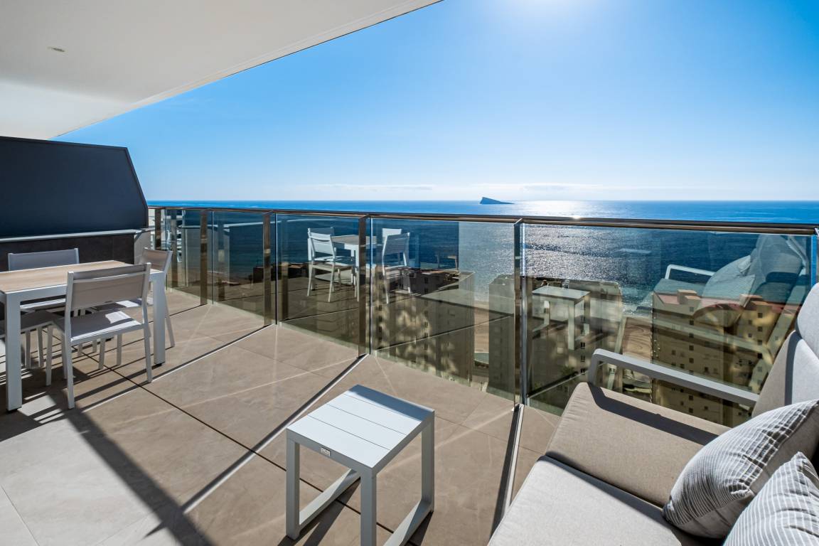97 M² Apartamento ∙ 2 Habitaciones ∙ 4 Huéspedes - Benidorm