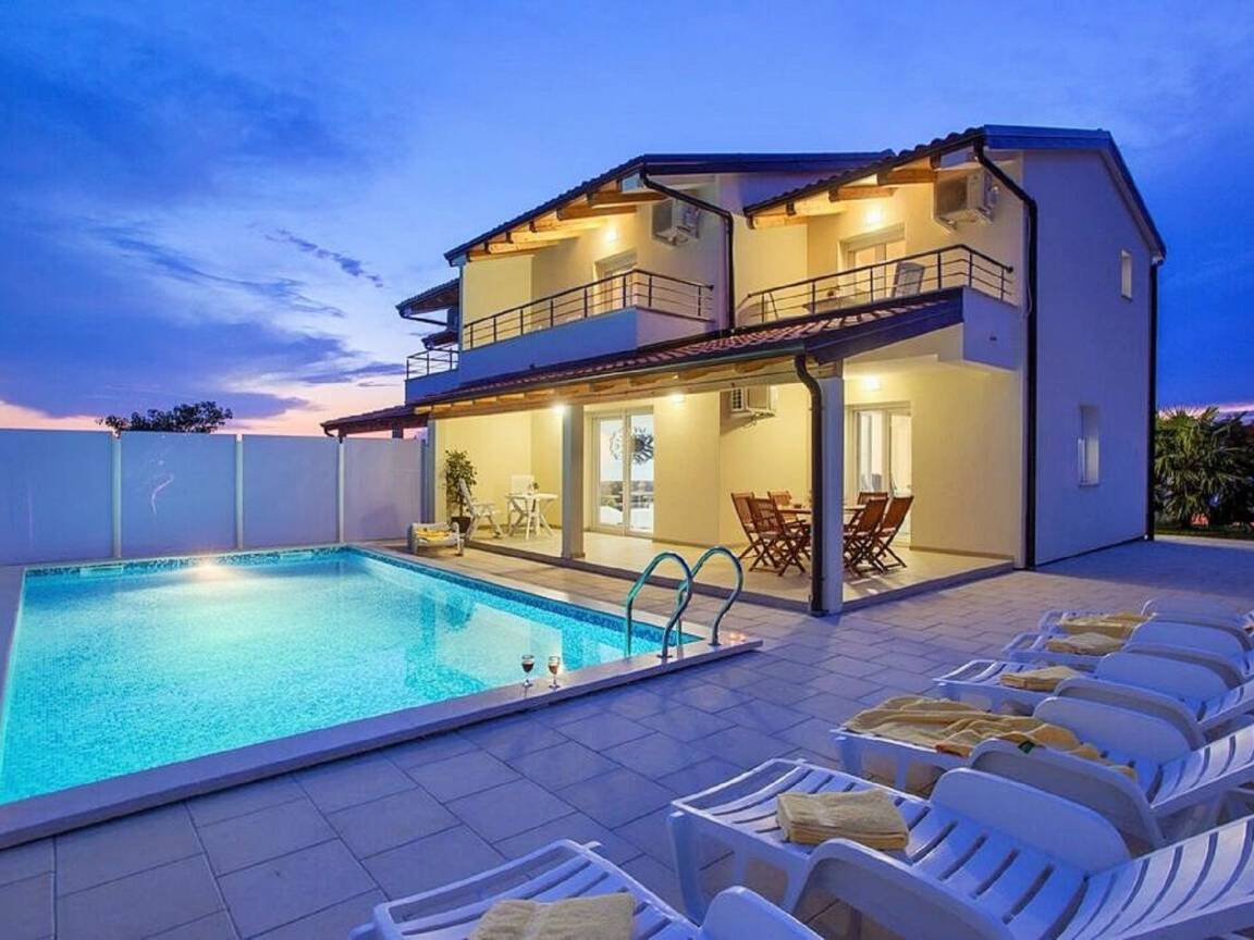 240 M² Ferienhaus ∙ 4 Schlafzimmer ∙ 7 Gäste - Izola