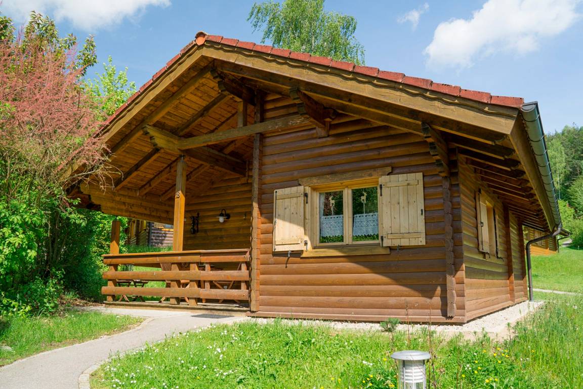 55 M² Ferienhaus ∙ 2 Schlafzimmer ∙ 5 Gäste - Roding
