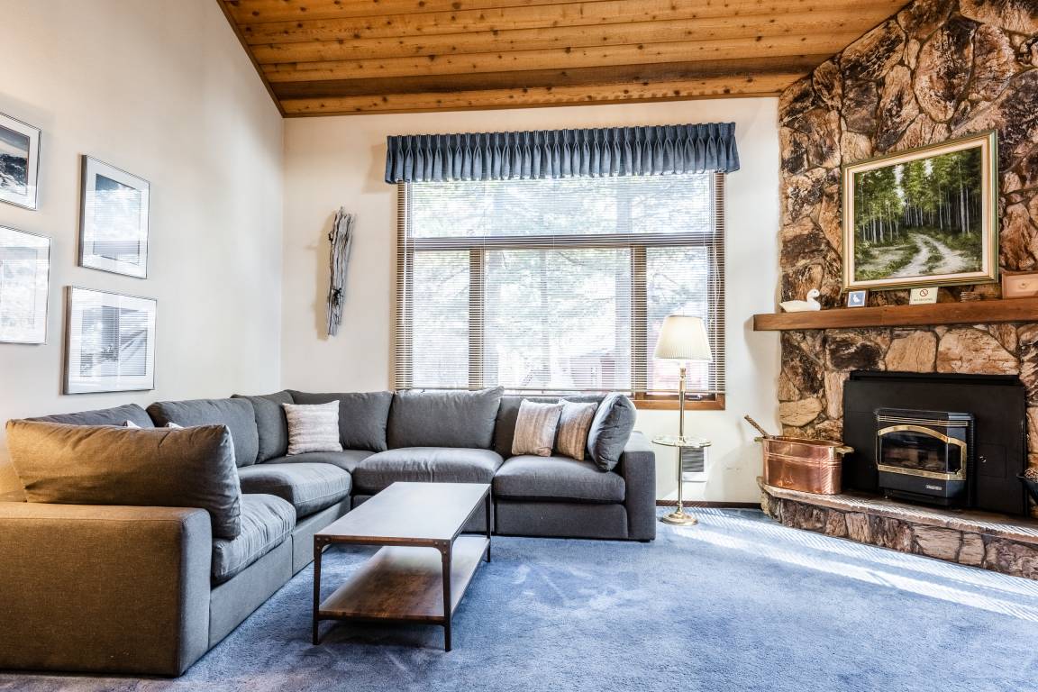 153 M² House ∙ 3 Bedrooms ∙ 8 Guests - Mammoth Lakes, CA