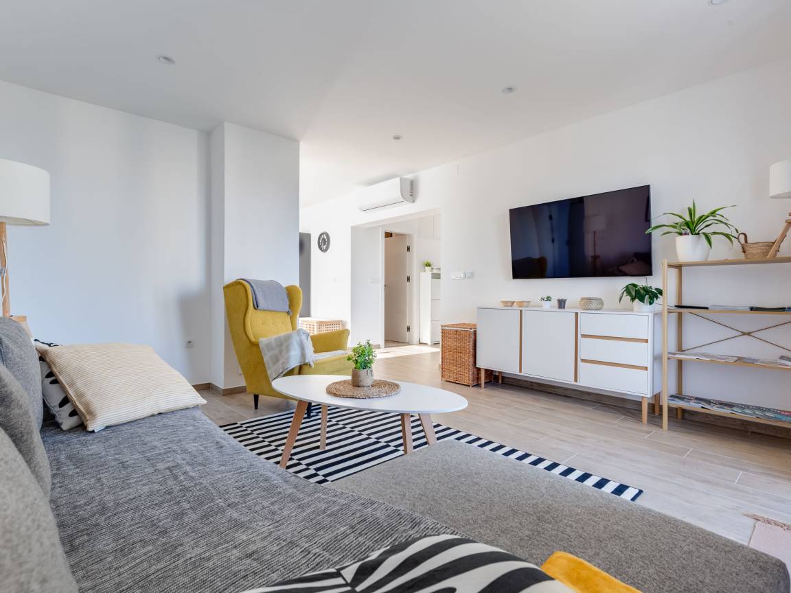 70 M² Ferienwohnung ∙ 2 Schlafzimmer ∙ 4 Gäste - Zadar
