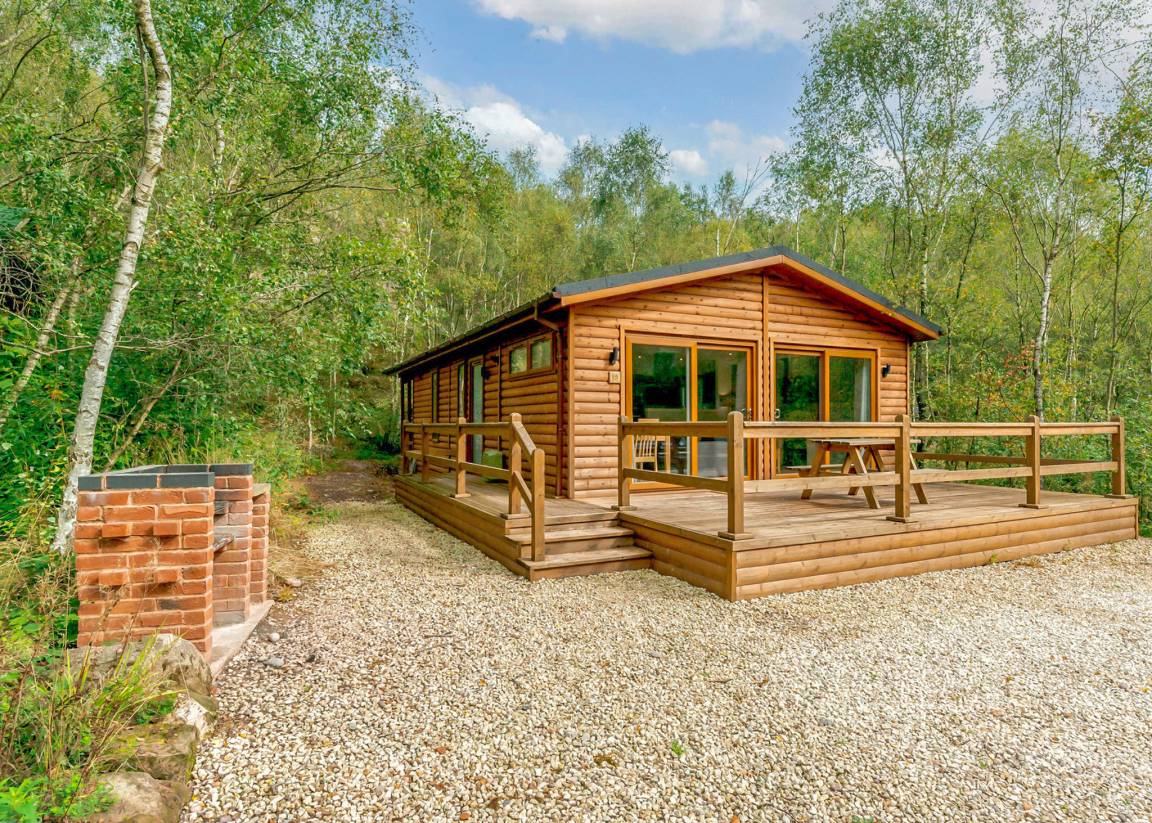 Chalet ∙ 2 Bedrooms ∙ 4 Guests - Caverswall Castle