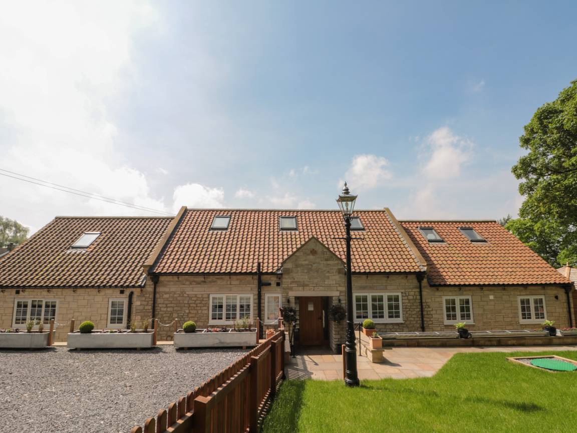 Cottage ∙ 6 Bedrooms ∙ 12 Guests - Thirsk