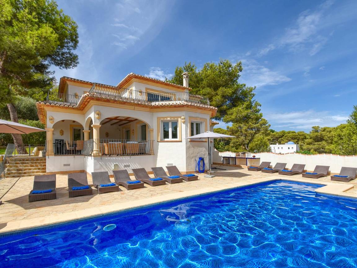 250 M² Villa ∙ 5 Bedrooms ∙ 12 Guests - Costa Blanca