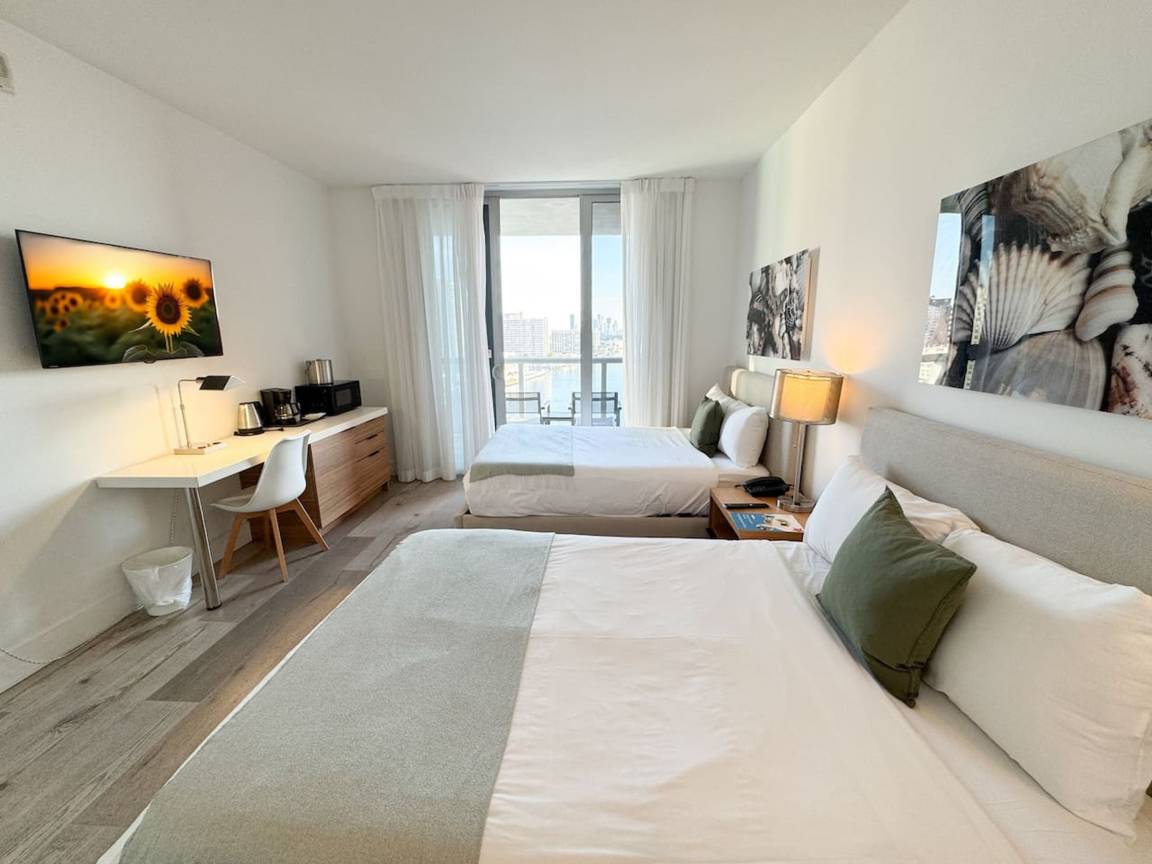 Apartamento ∙ 4 Huéspedes - Hallandale Beach, FL
