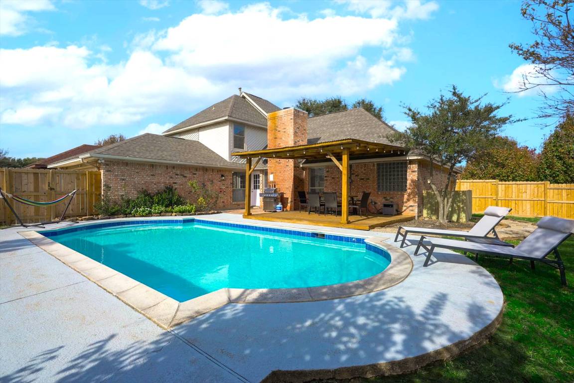 206 M² House ∙ 5 Bedrooms ∙ 12 Guests - Lancaster, TX