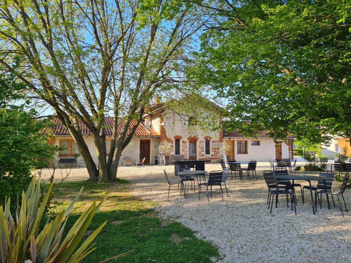 125 M² Gîte ∙ 3 Chambres ∙ 12 Personnes - Vonnas