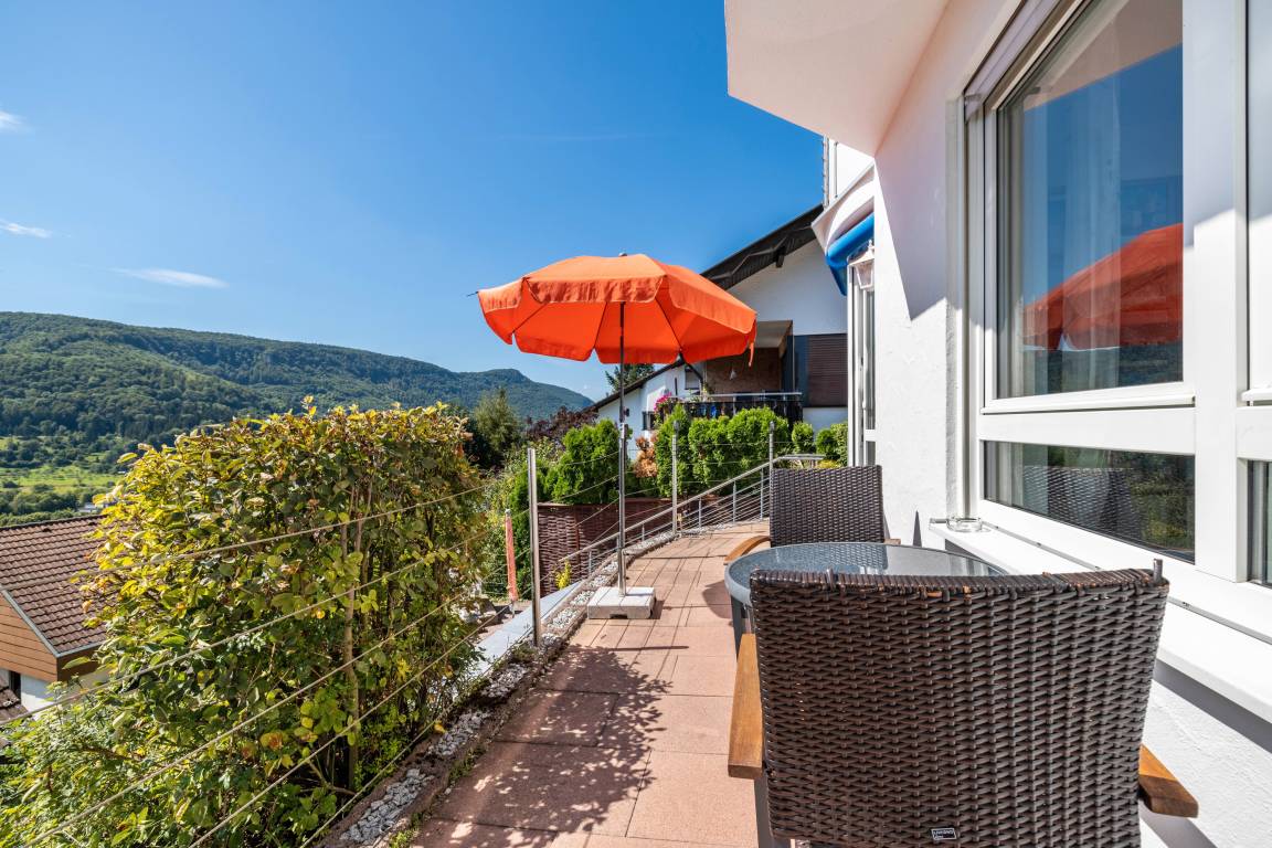 45 M² Ferienwohnung ∙ 1 Schlafzimmer ∙ 2 Gäste - Neuffen