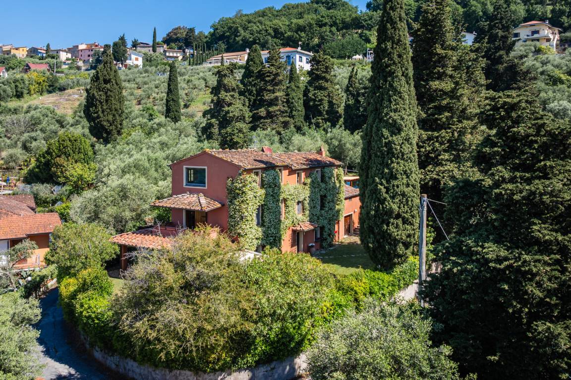 Villa ∙ 3 Bedrooms ∙ 8 Guests - Camaiore