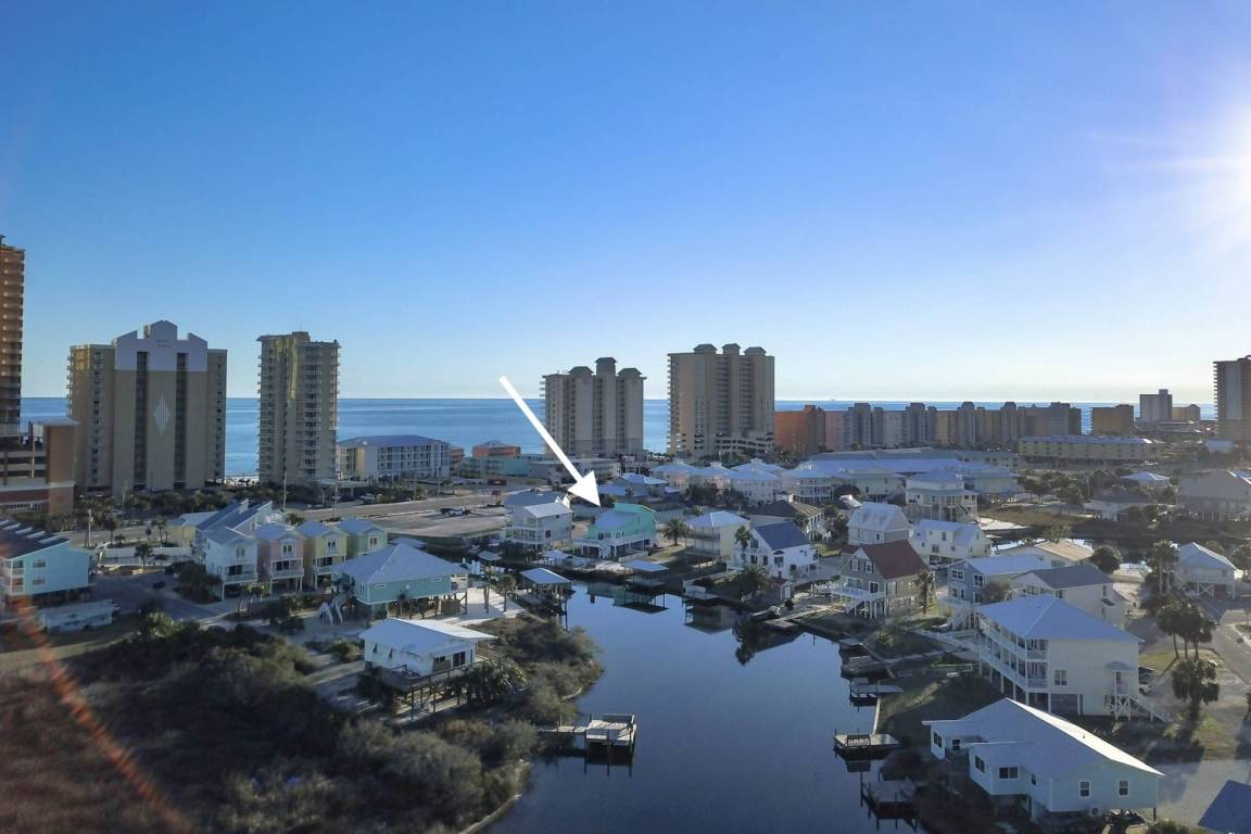 House ∙ 4 Bedrooms ∙ 12 Guests - Gulf Shores, AL