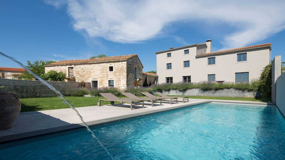 300 M² Villa ∙ 5 Bedrooms ∙ 10 Guests - Istria
