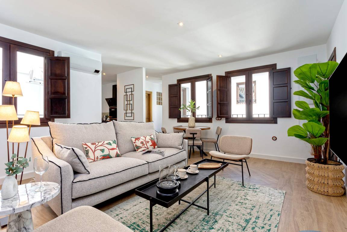 82 M² Apartamento ∙ 2 Habitaciones ∙ 4 Huéspedes - Granada, España