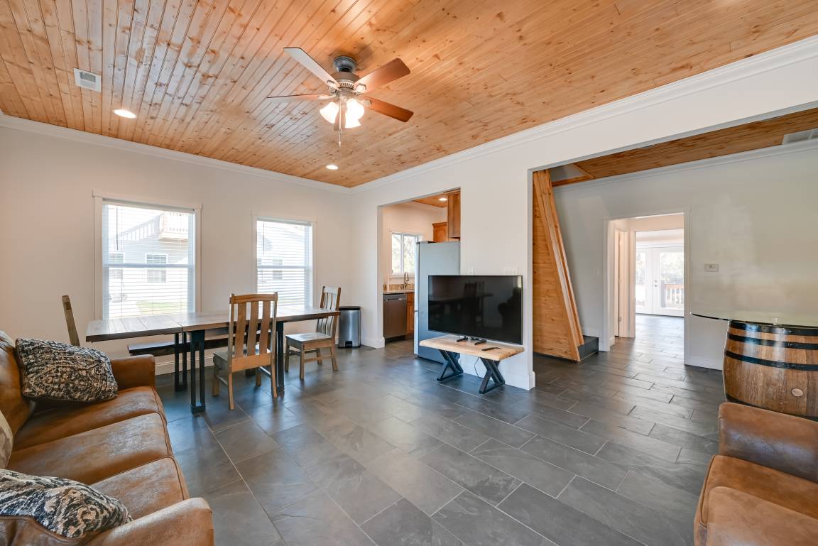 83 M² House ∙ 2 Bedrooms ∙ 6 Guests - Kentucky