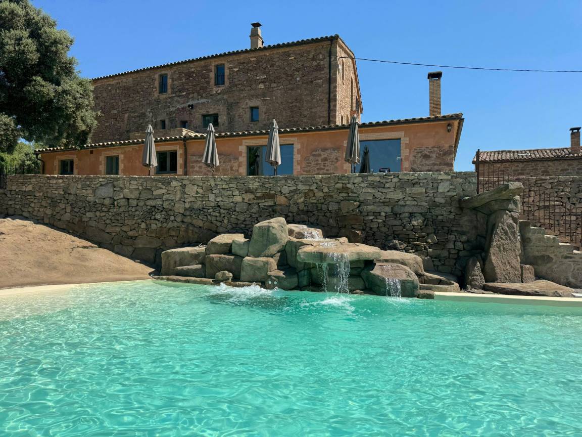 500 M² Maison De Vacances ∙ 8 Chambres ∙ 28 Personnes - Cardona
