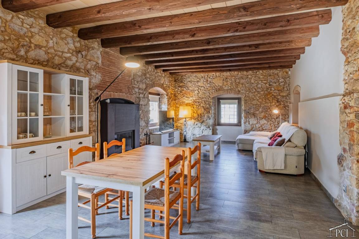 Farmhouse ∙ 2 Bedrooms ∙ 4 Guests - Pals