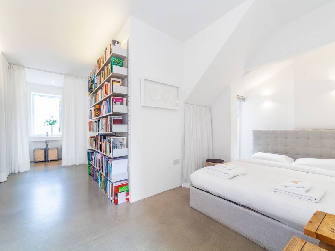 74 M² House ∙ 1 Bedroom ∙ 2 Guests - London