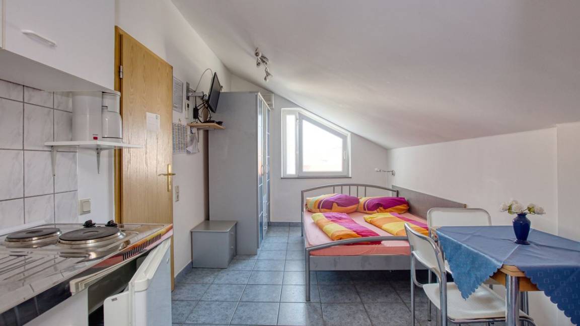 16 M² Hotel ∙ 1 Bedroom ∙ 2 Guests - Vodice