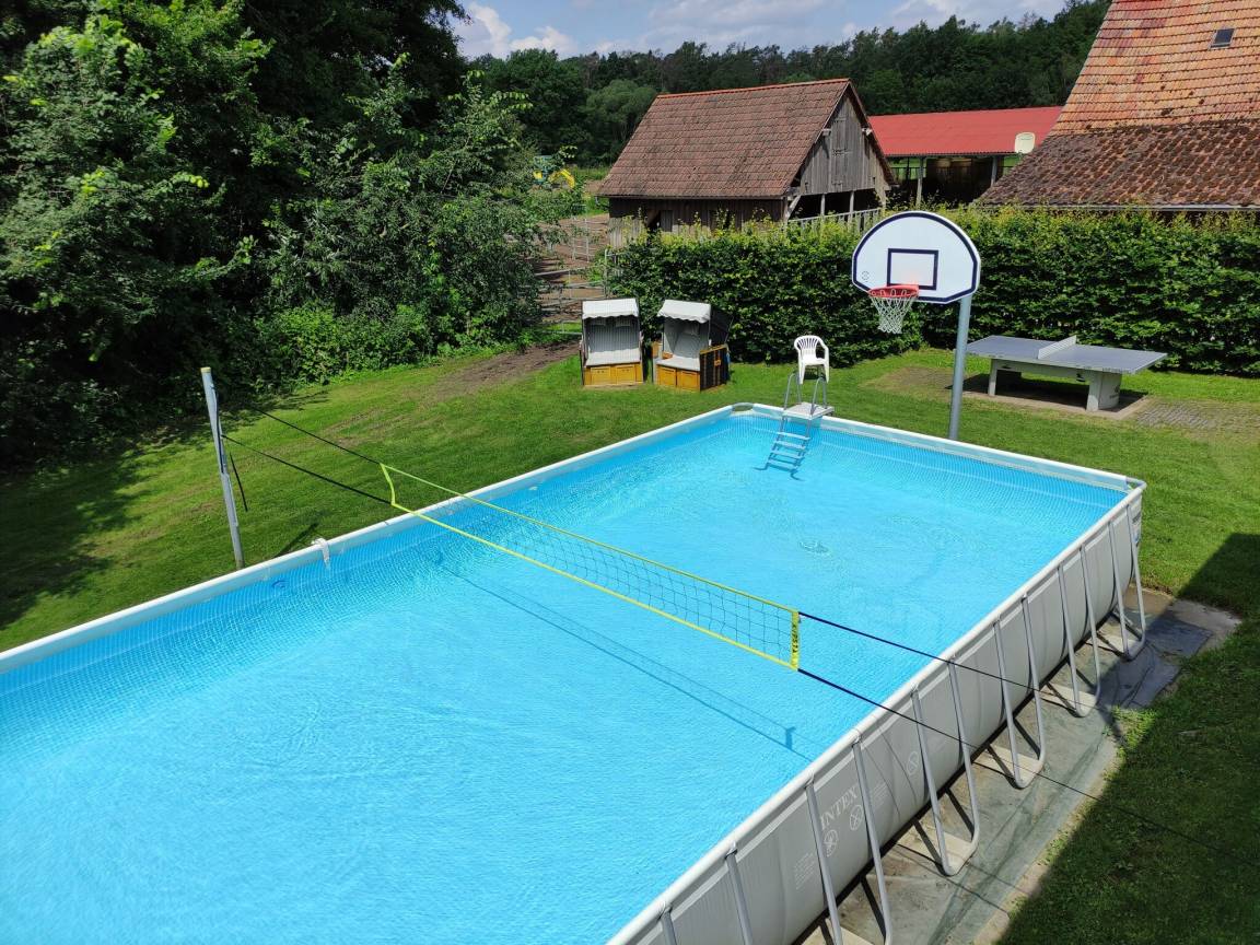 75 M² Ferienwohnung ∙ 2 Schlafzimmer ∙ 4 Gäste - Geiselwind