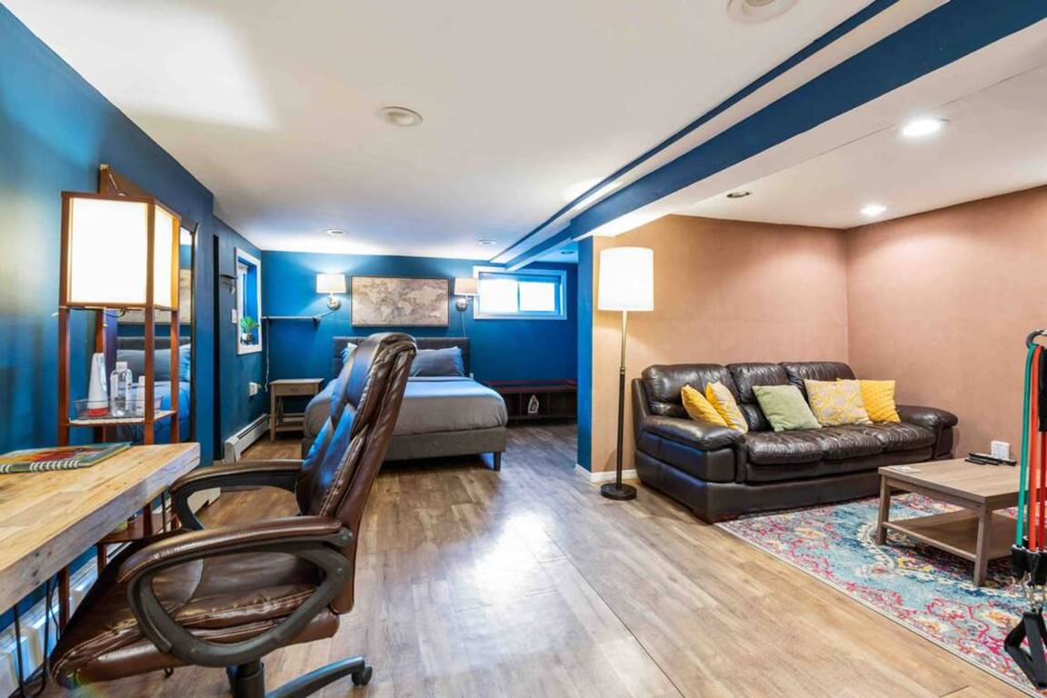 House ∙ 1 Bedroom ∙ 4 Guests - Edgewater, NJ