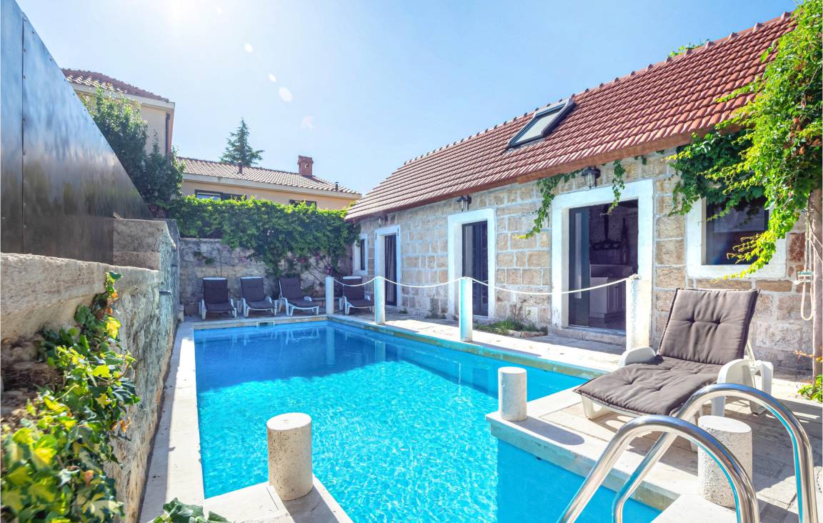 258 M² Duplex ∙ 4 Chambres ∙ 11 Personnes - Sinj