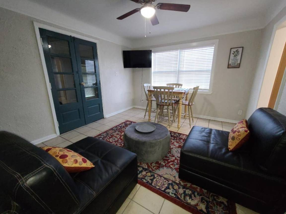 111 M² House ∙ 3 Bedrooms ∙ 6 Guests - Metairie, LA