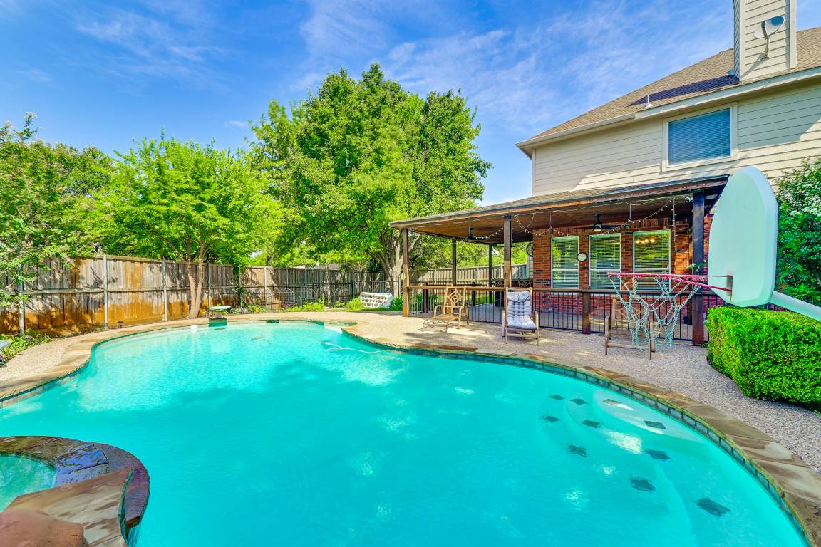 241 M² House ∙ 3 Bedrooms ∙ 6 Guests - Carousel, Frisco