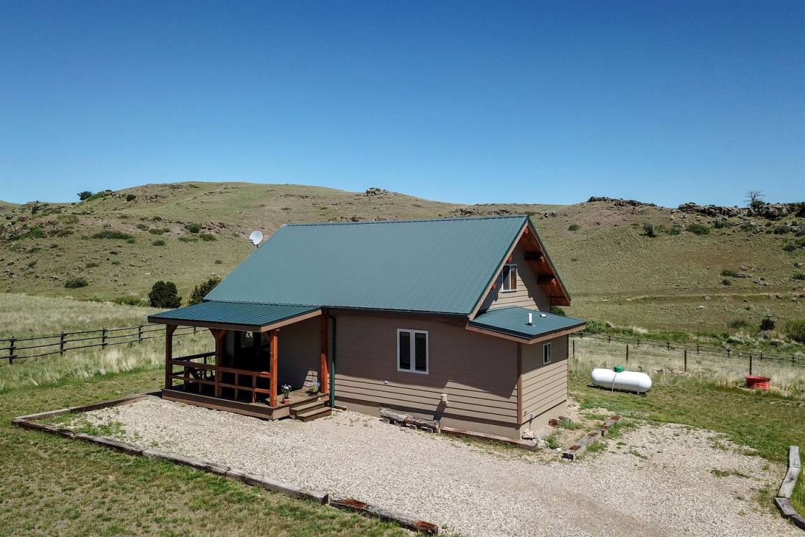 House ∙ 1 Bedroom ∙ 4 Guests - Ennis, MT