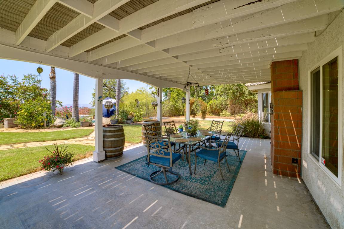 275 M² House ∙ 4 Bedrooms ∙ 10 Guests - Jurupa Valley, CA
