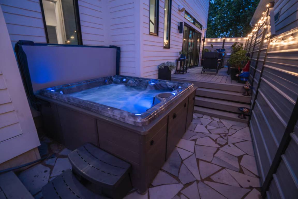 325 M² House ∙ 3 Bedrooms ∙ 6 Guests - Indianapolis, IN