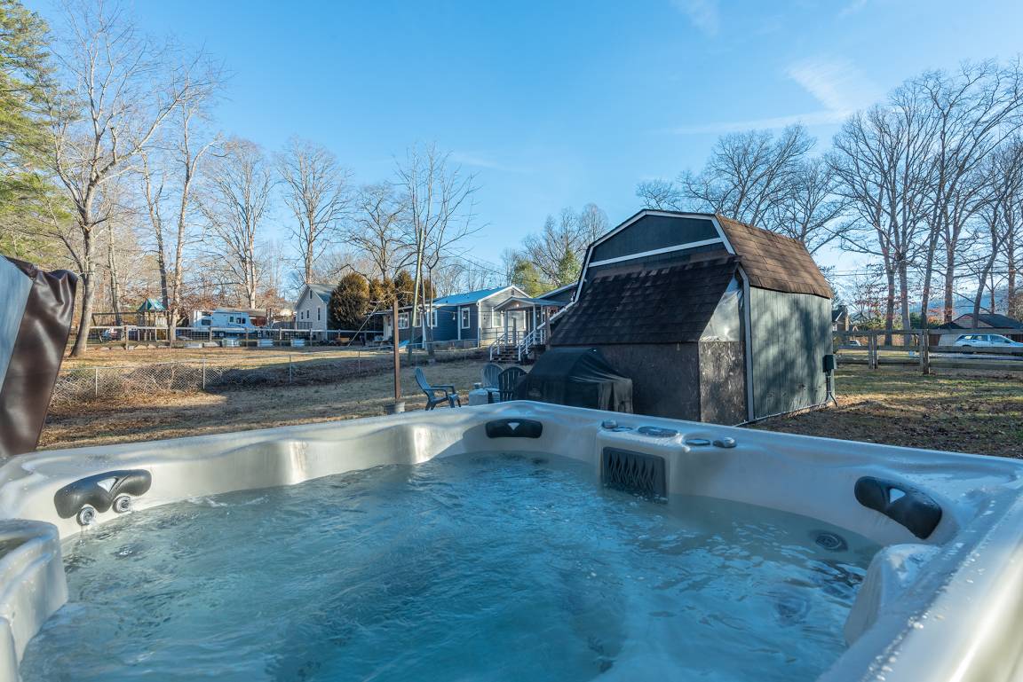 128 M² House ∙ 4 Bedrooms ∙ 10 Guests - Swannanoa, NC