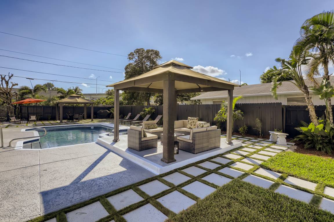 123 M² House ∙ 3 Bedrooms ∙ 6 Guests - West Palm Beach, FL
