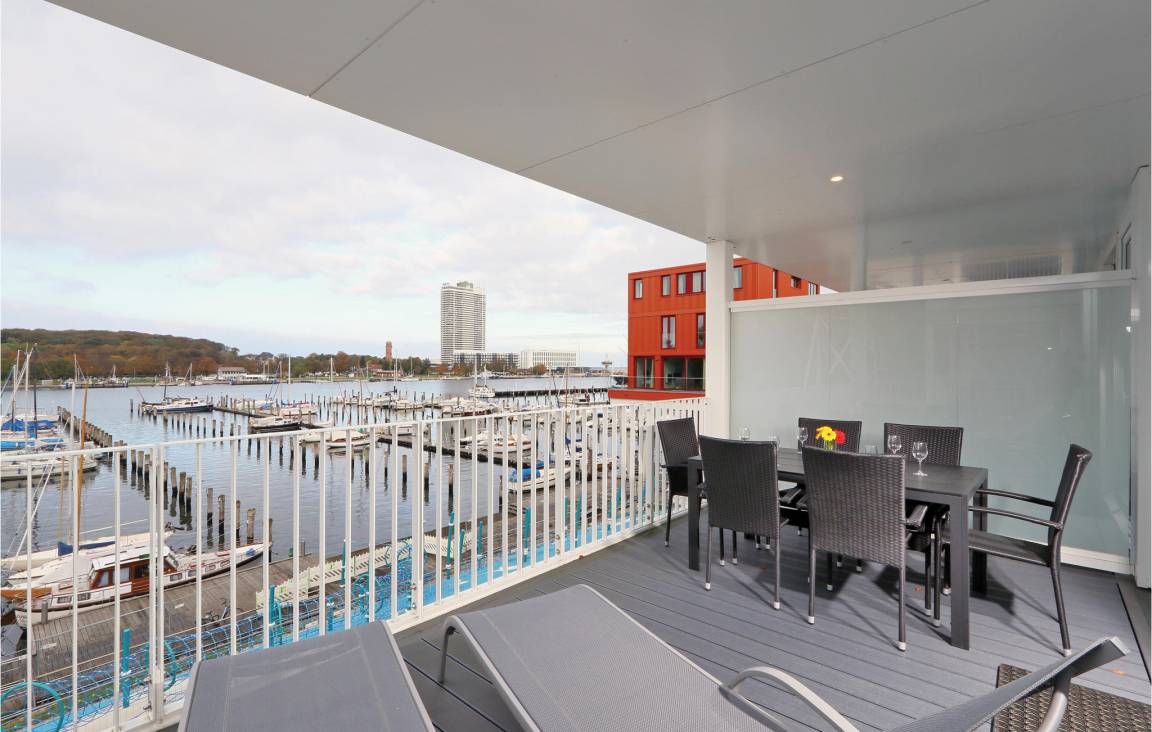 82 M² Apartment ∙ 2 Bedrooms ∙ 4 Guests - Lübeck