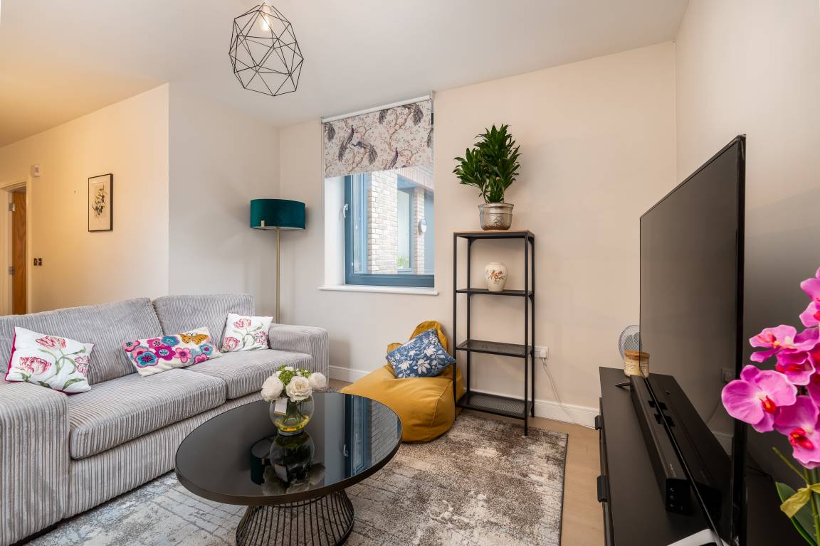 56 M² Apartment ∙ 2 Bedrooms ∙ 4 Guests - Watford