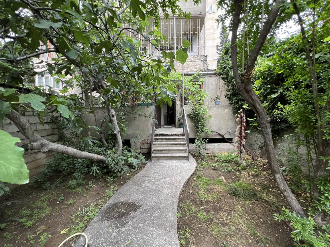 100 M² House ∙ 2 Bedrooms ∙ 4 Guests - Tiflis