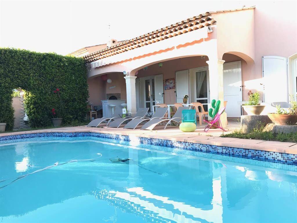 130 M² Villa ∙ 3 Bedrooms ∙ 8 Guests - Le Castellet