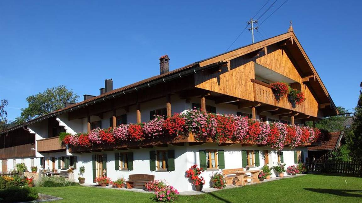 66 M² Ferienwohnung ∙ 2 Schlafzimmer ∙ 5 Gäste - Lenggries